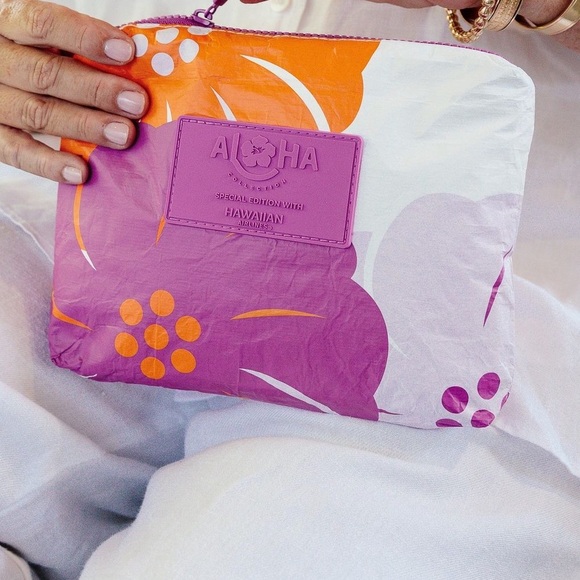 ALOHA Collection | Bags | Aloha Collection X Limited Edition Lei ...